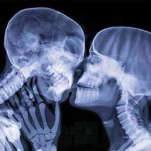 Who’s left, and who’s right? Mention your friends & follow - MEDizzy